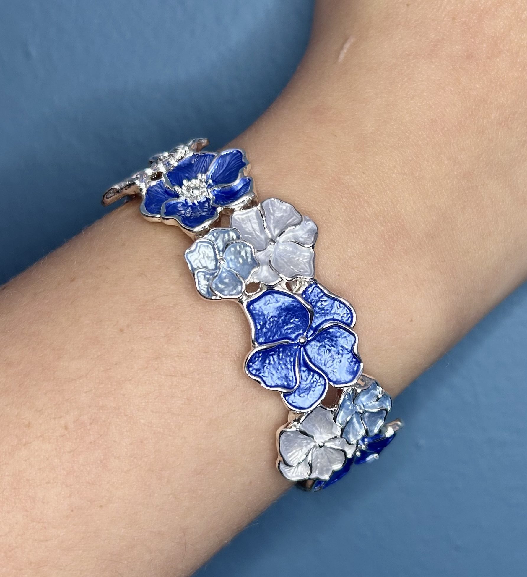 Blue Flower Bracelet – Amazing place Accessories, Gifts and decor